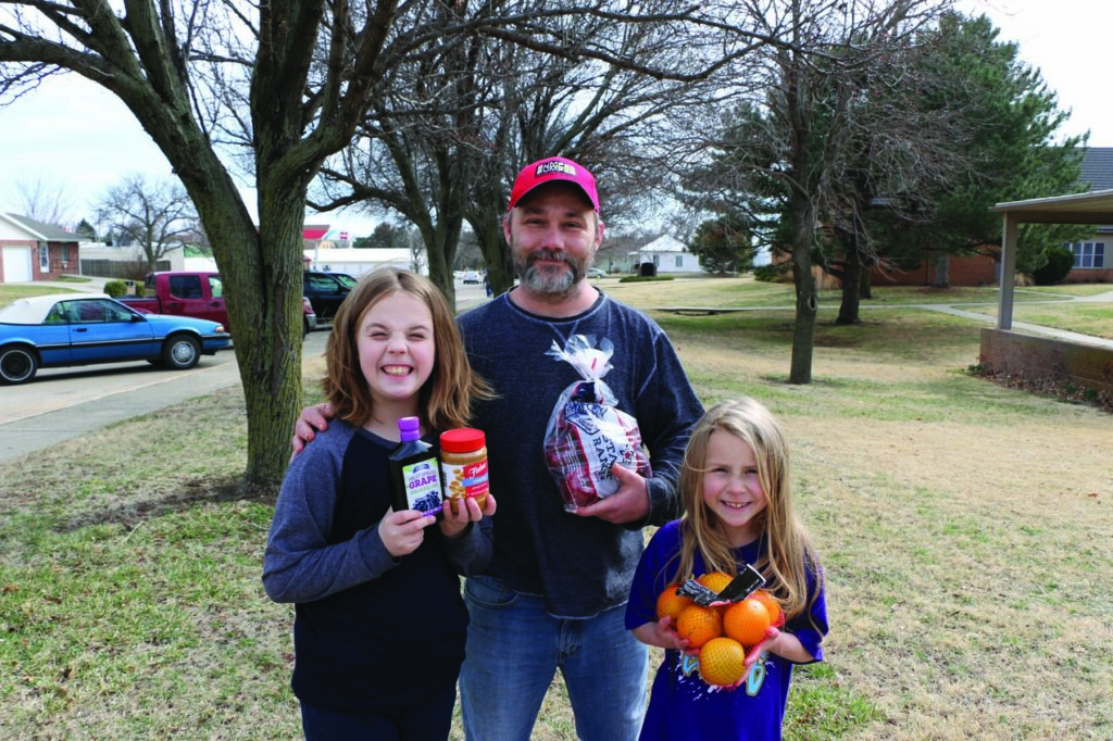 Feeding Families – Kansas Food Bank